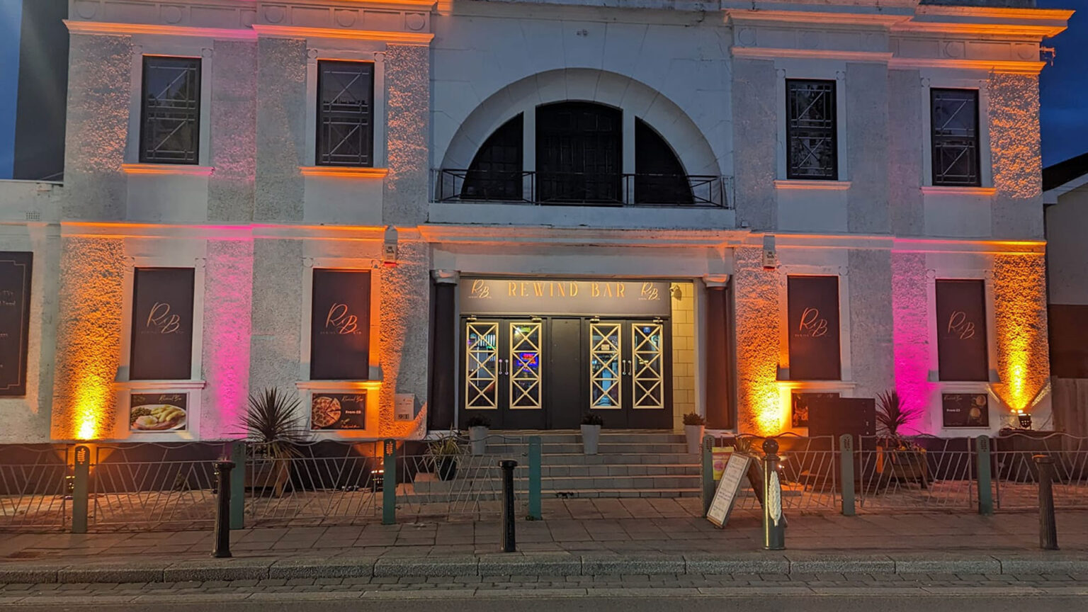 Private Karaoke – Rewind Bar